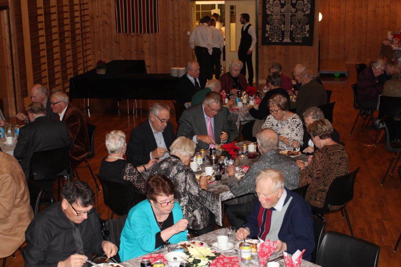 Julebord med nostalgisk sang og musikk – Velkommen til Vestmarka!